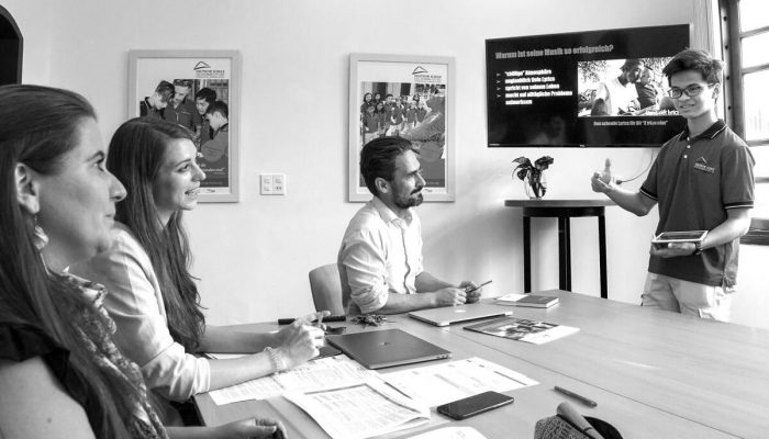 DSD 1: Successful speaking exams at the IGS | International German ...